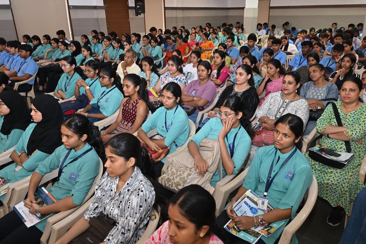 Early Career Choice Key To Success Says Mangaluru Police Commissioner